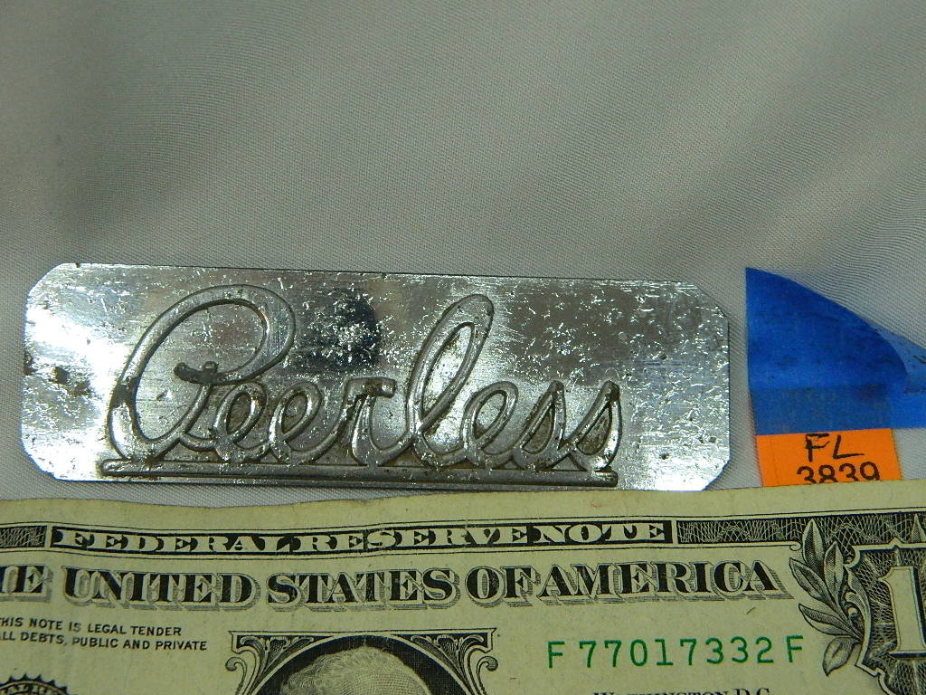 FL3839- RARE Vintage ‘PEERLESS’ Roadrunner Semi Truck Metal Emblem 1×3. ...